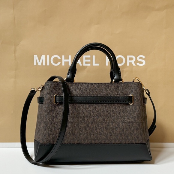 Michael Kors | Bags | Michael Kors Reed Small Sarchel Shoulder ...